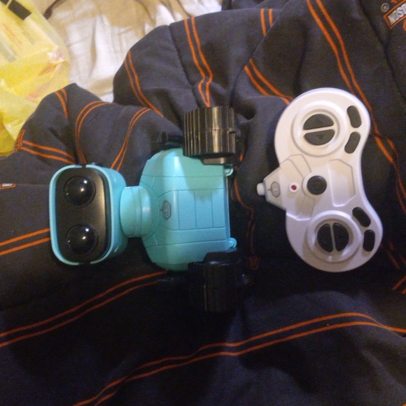 Source Unknown | Toys | Remote Control Robot Toy | Poshmark